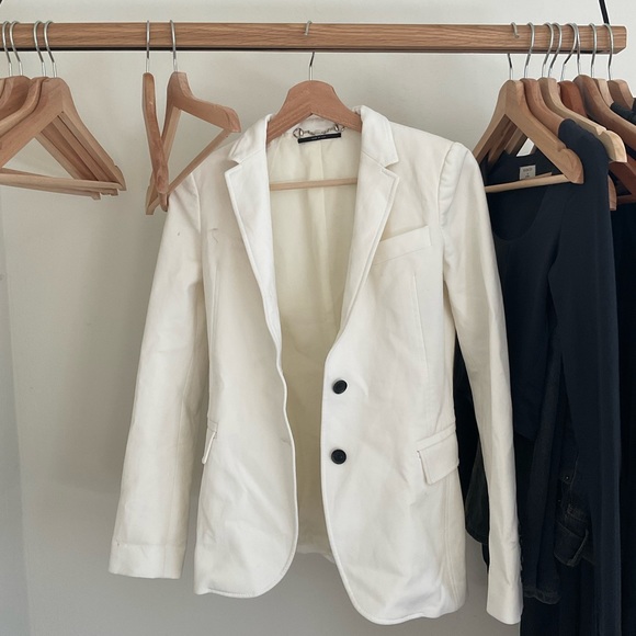Gucci | Jackets & Coats | Gucci White Runway Blazer 36 | Poshmark